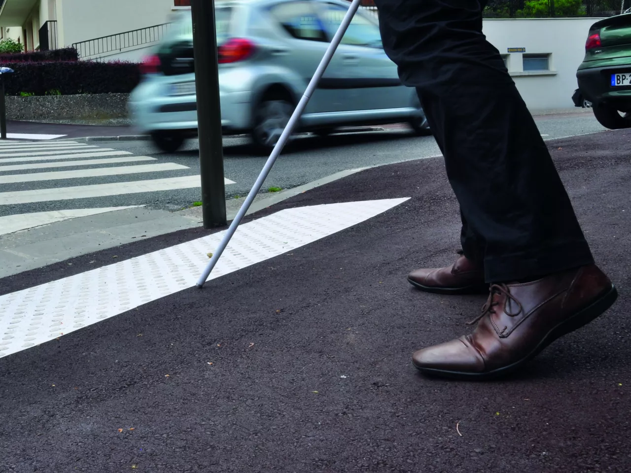 Accessible roads for persons with reduced mobility | Aximum