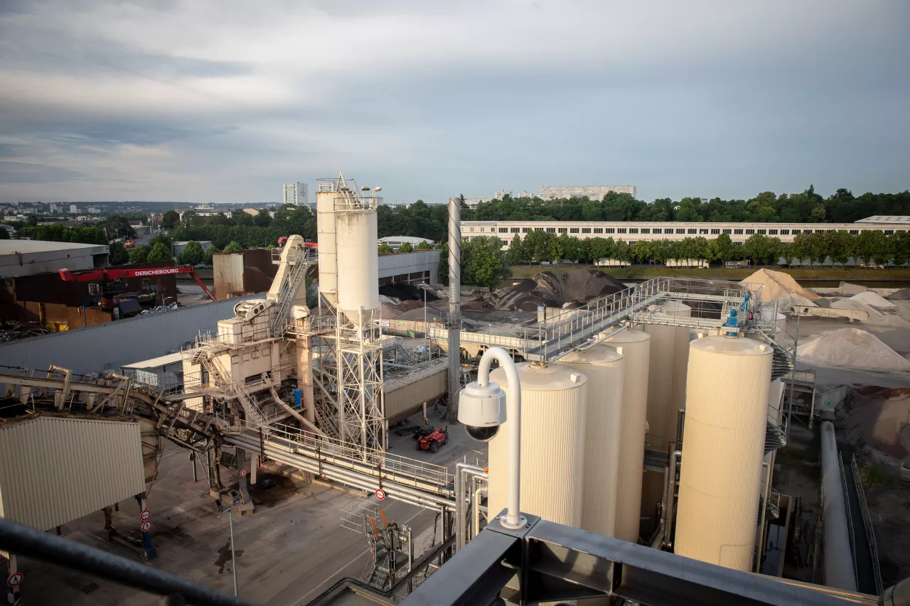 Quarries and industrial sites | Aximum